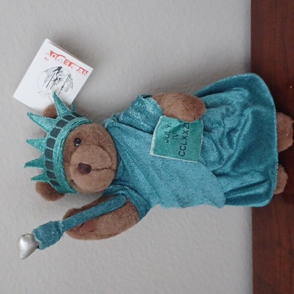 J. Fan | Toys | Ny Teddy Statue Of Liberty Plush Bear 997 Nwt | Poshmark